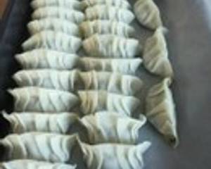 How to Wrap Gyoza | Happilycooking