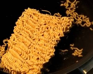 Sustainable Ramen Crunch | Happilycooking